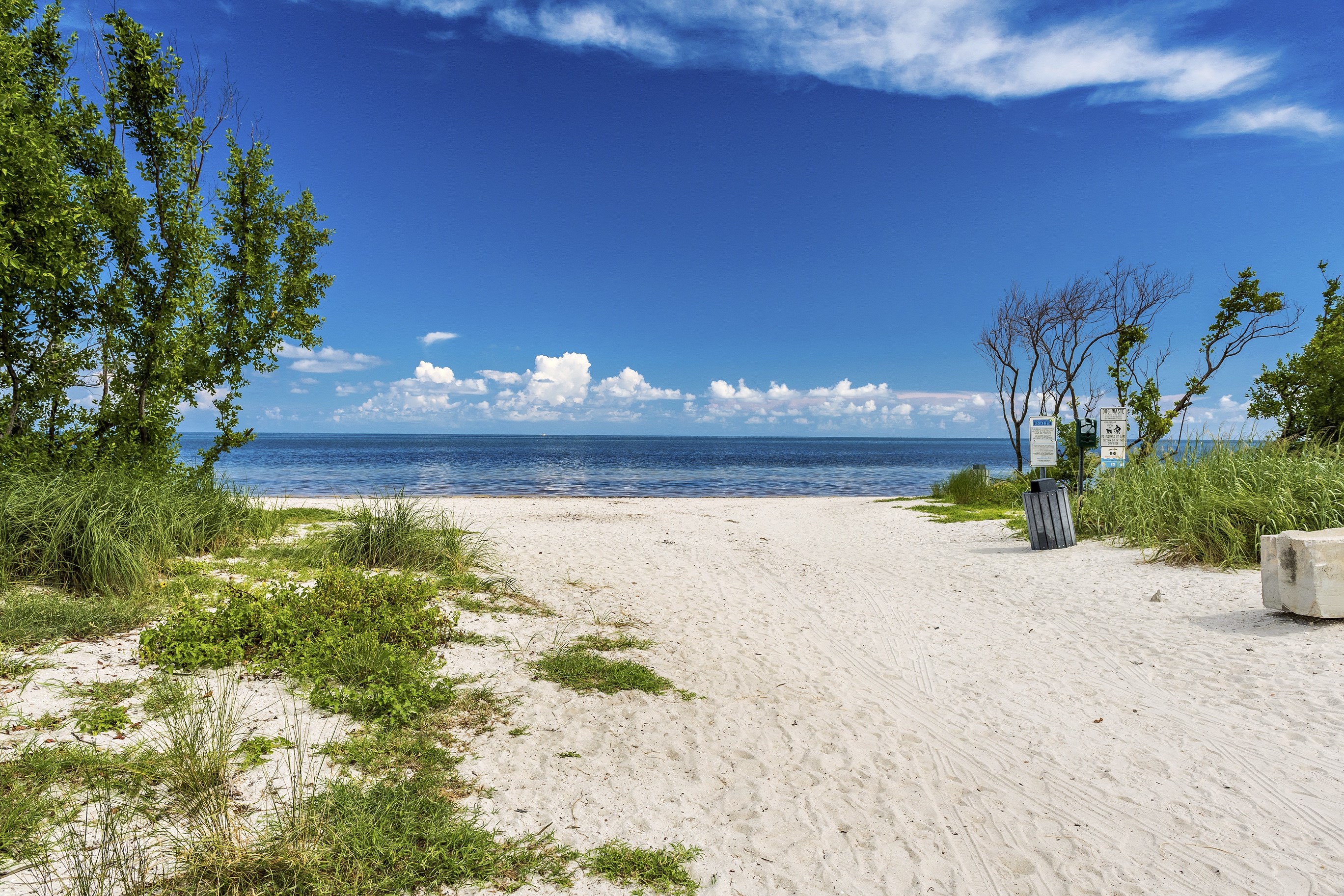 Locations Hub - Coco Plum Beach