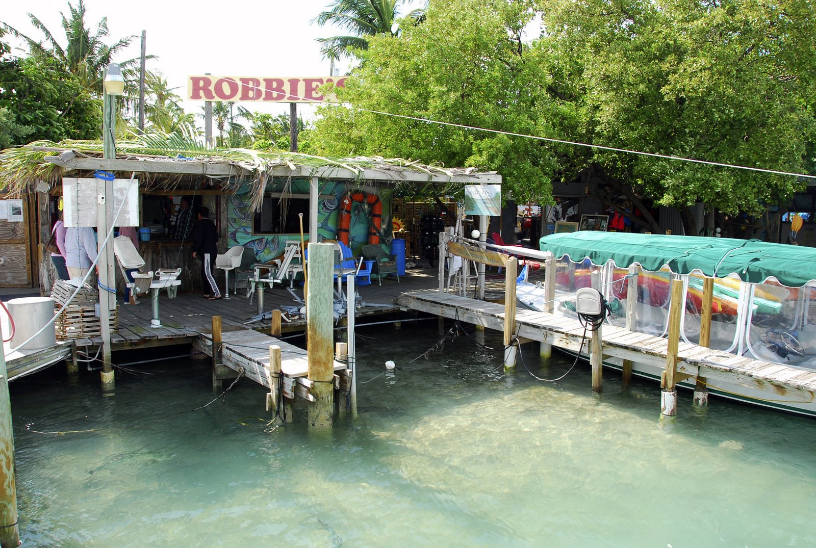 Locations Hub - Robbie's Marina